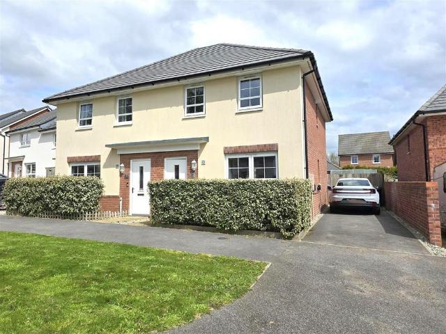 3 bedroom semi detached house for sale
