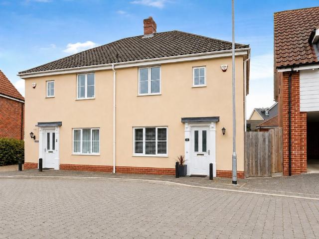 3 bedroom semi detached house for sale