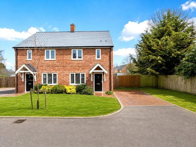 3 bedroom semi detached house for sale
