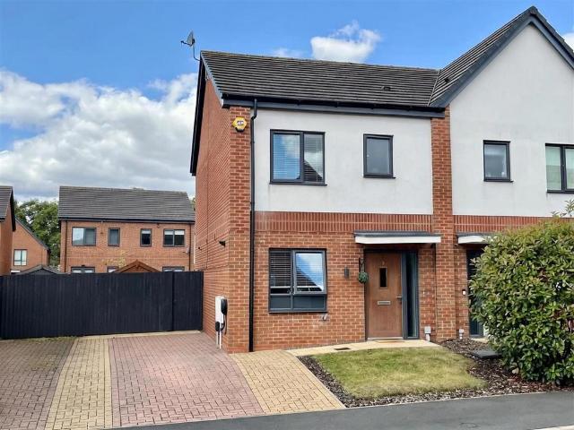 3 bedroom semi detached house for sale