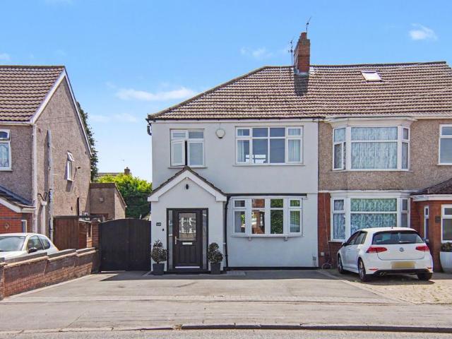 3 bedroom semi detached house for sale