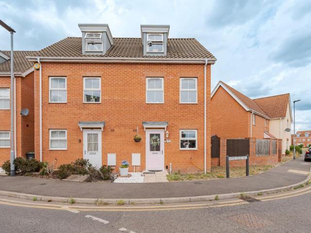 3 bedroom semi detached house for sale