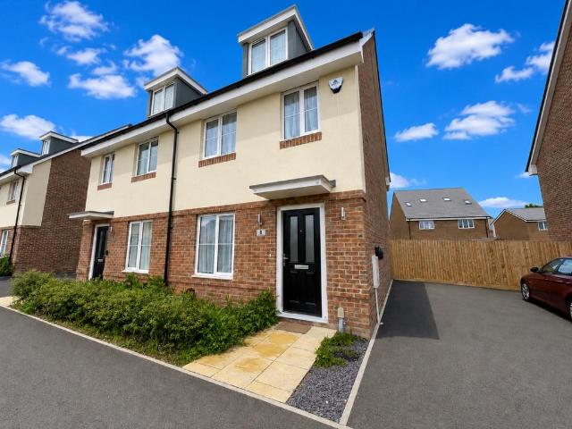 3 bedroom semi detached house for sale