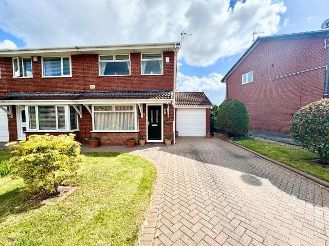 3 bedroom semi detached house for sale
