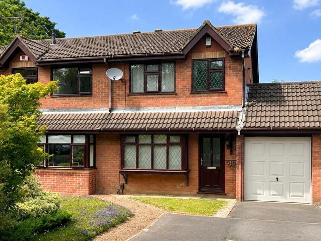 3 bedroom semi detached house for sale