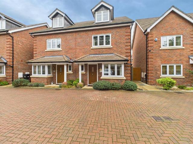 3 bedroom semi detached house for sale