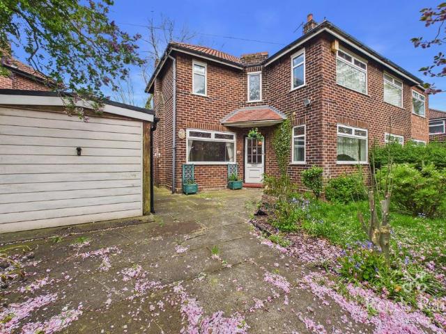 3 bedroom semi detached house for sale