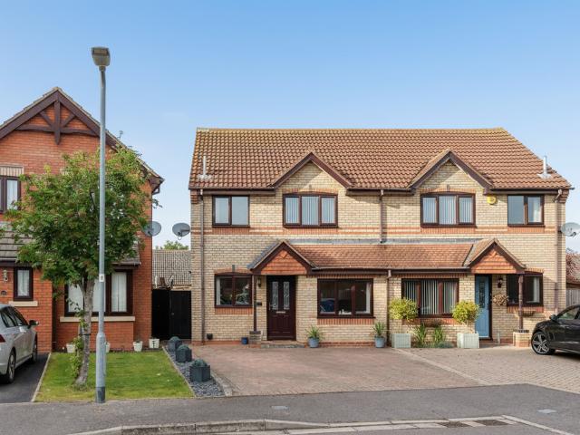 3 bedroom semi detached house for sale