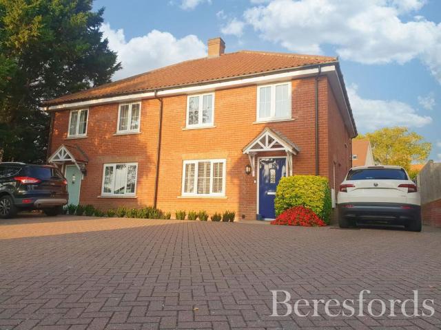 3 bedroom semi detached house for sale