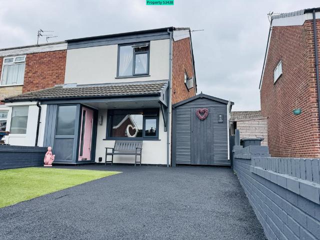 3 bedroom semi detached house for sale