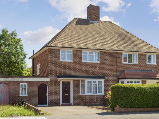 3 bedroom semi detached house for sale