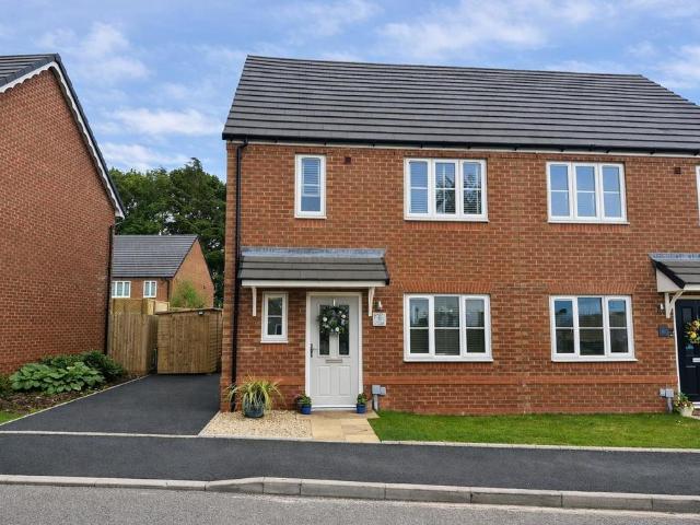 3 bedroom semi detached house for sale