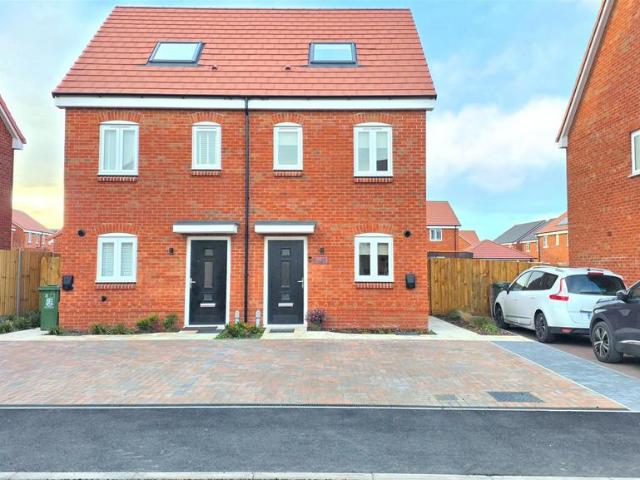 3 bedroom semi detached house for sale
