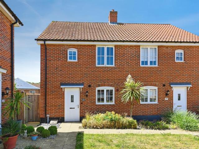 3 bedroom semi detached house for sale