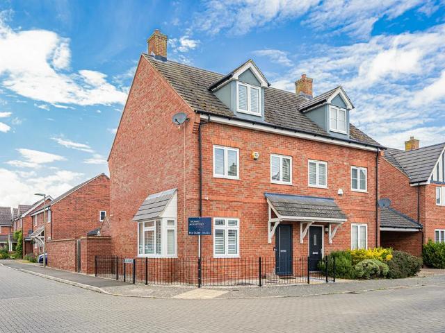 3 bedroom semi detached house for sale