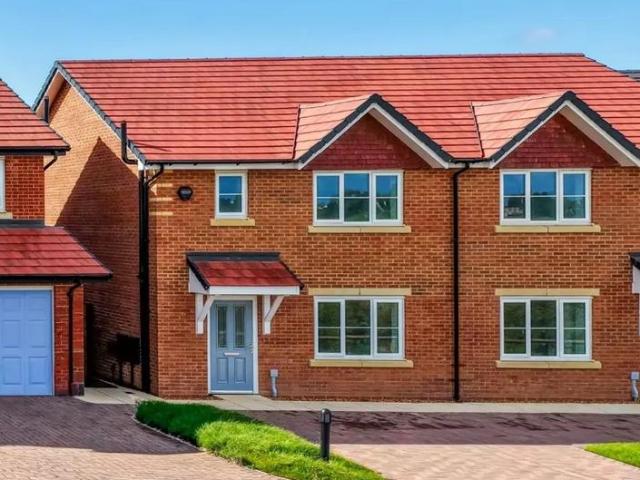 3 bedroom semi detached house for sale
