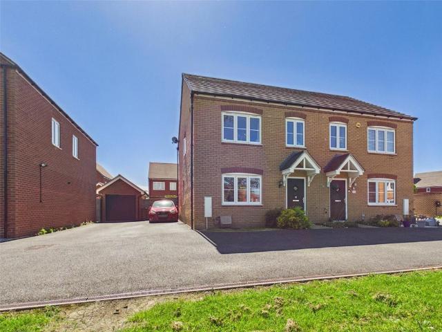 3 bedroom semi detached house for sale