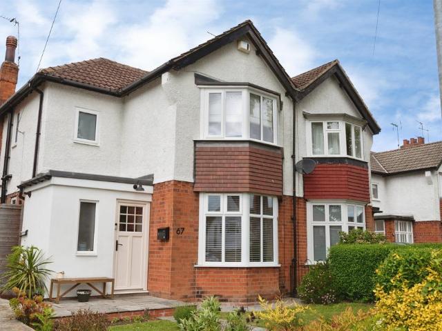 3 bedroom semi detached house for sale