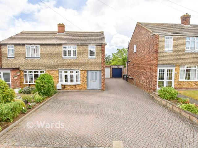 3 bedroom semi detached house for sale