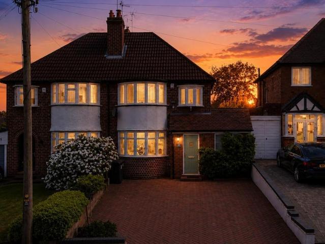 3 bedroom semi detached house for sale