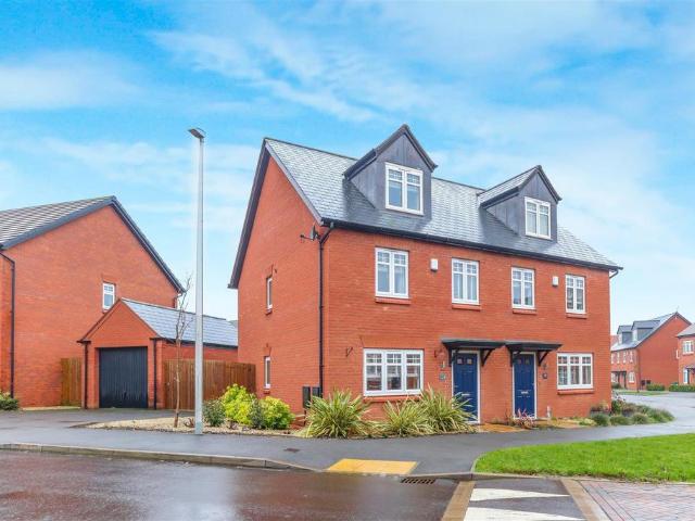 3 bedroom semi detached house for sale