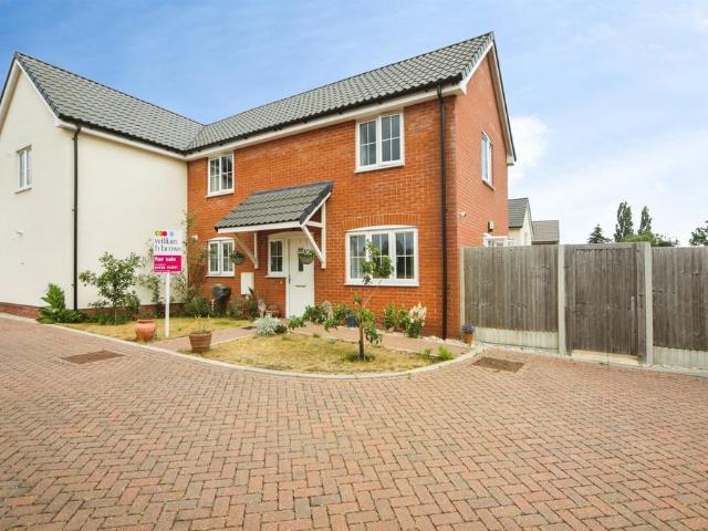 3 bedroom semi detached house for sale