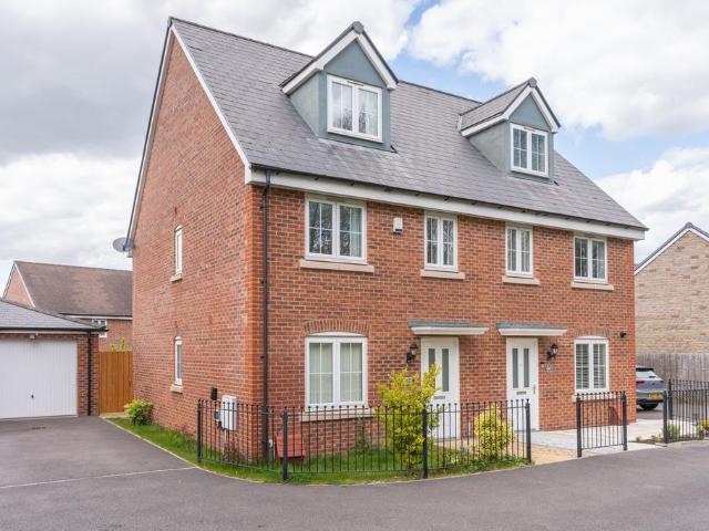 3 bedroom semi detached house for sale