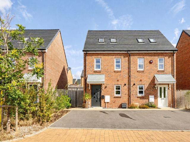 3 bedroom semi detached house for sale