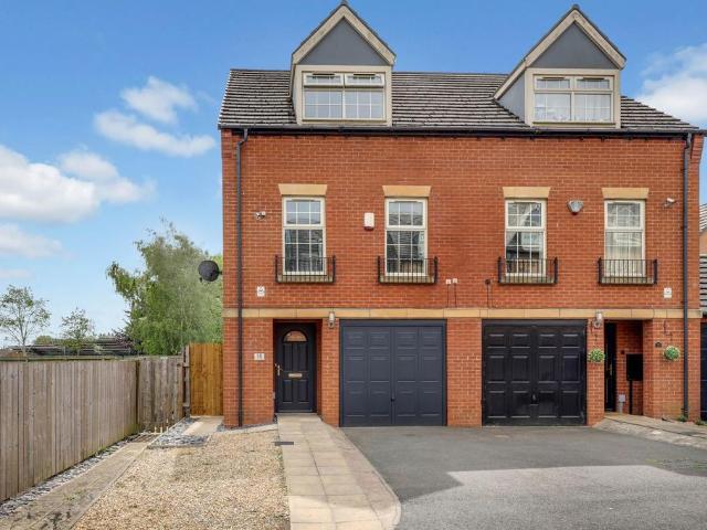 3 bedroom semi detached house for sale