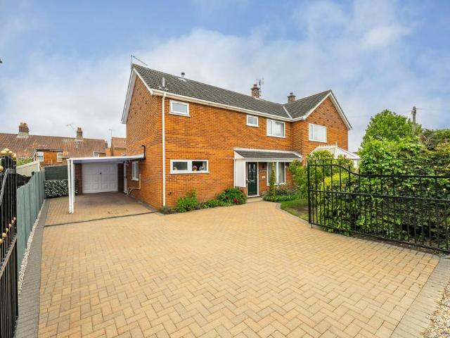 3 bedroom semi detached house for sale