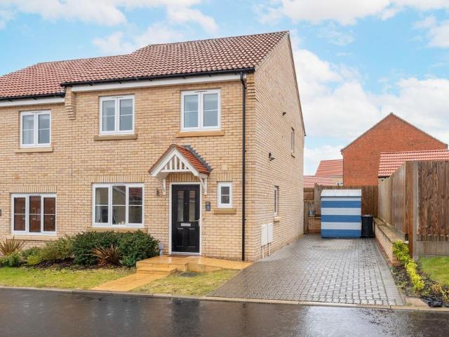 3 bedroom semi detached house for sale
