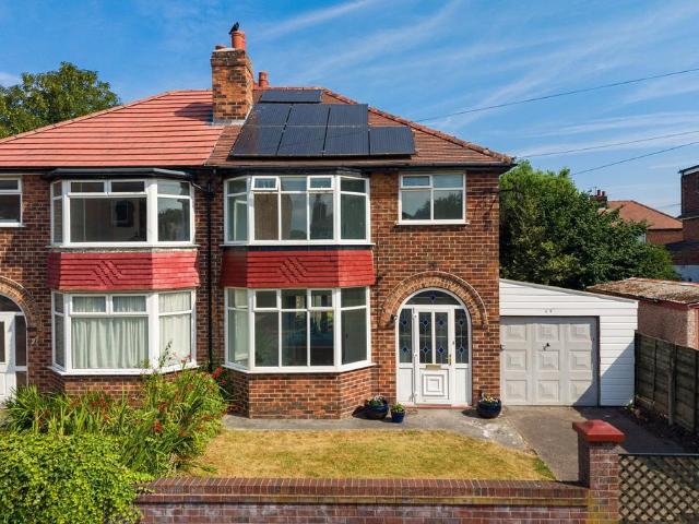 3 bedroom semi detached house for sale