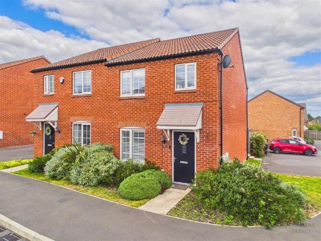 3 bedroom semi detached house for sale