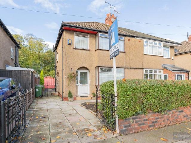 3 bedroom semi detached house for sale