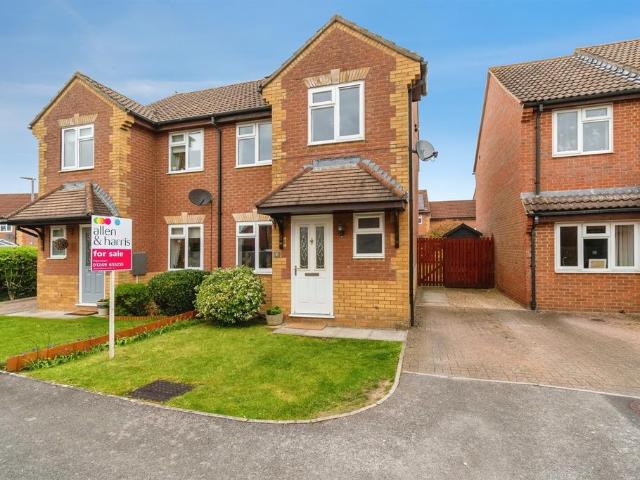 3 bedroom semi detached house for sale