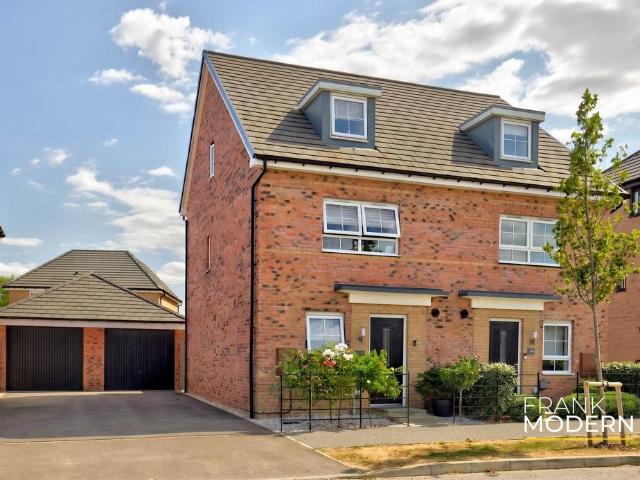 3 bedroom semi detached house for sale