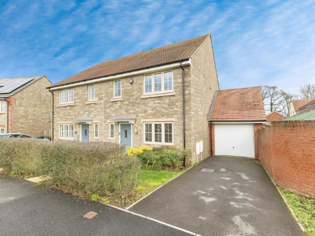 3 bedroom semi detached house for sale