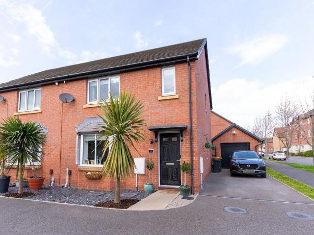 3 bedroom semi detached house for sale