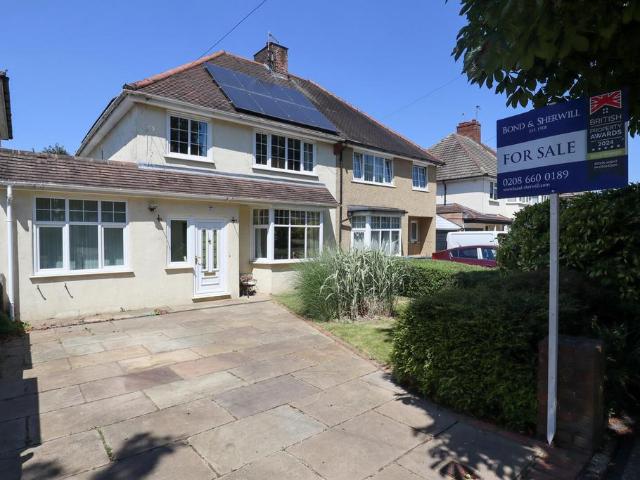3 bedroom semi detached house for sale