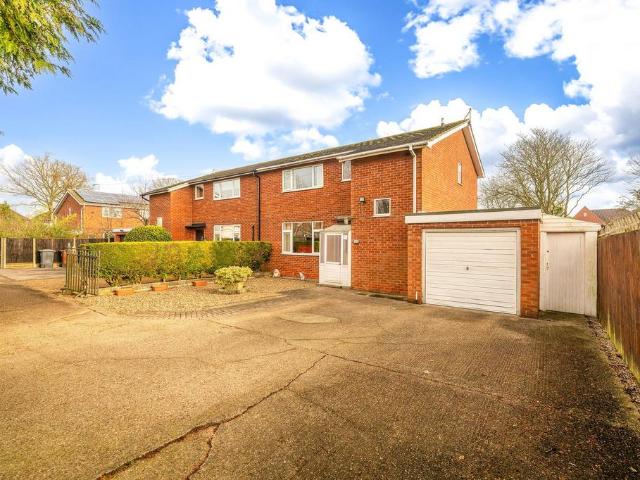 3 bedroom semi detached house for sale