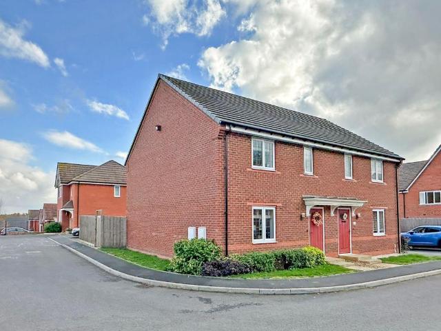 3 bedroom semi detached house for sale