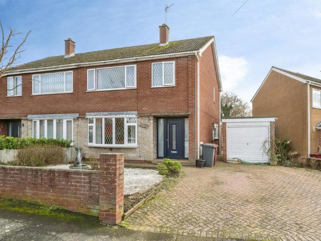 3 bedroom semi detached house for sale