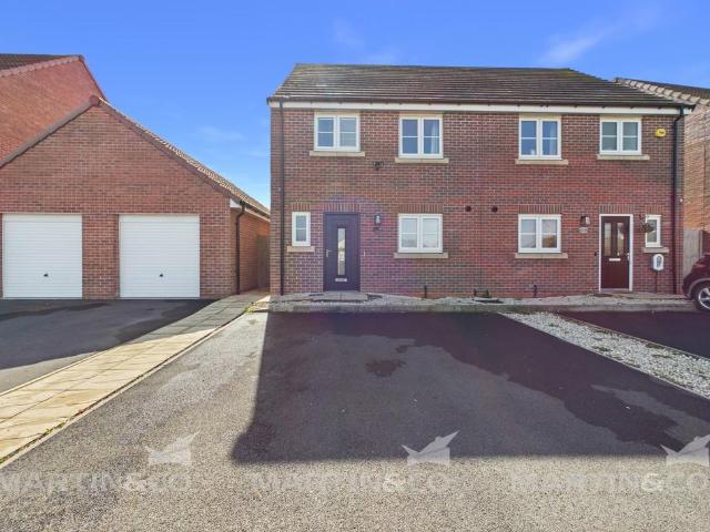 3 bedroom semi detached house for sale