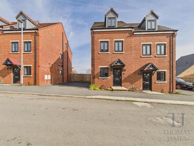 3 bedroom semi detached house for sale