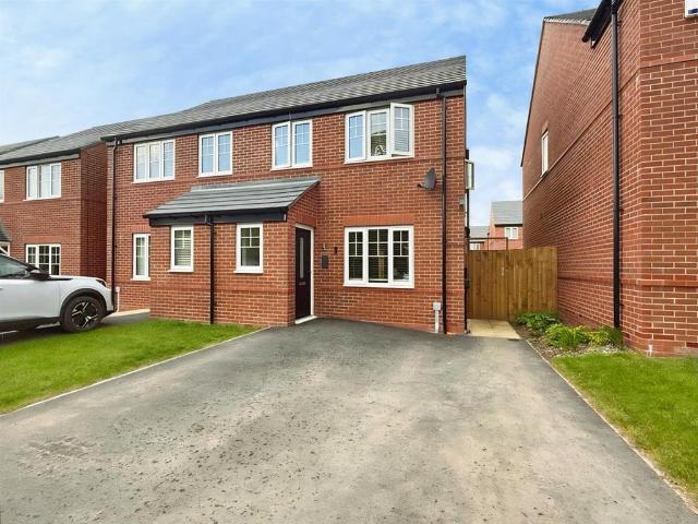 3 bedroom semi detached house for sale