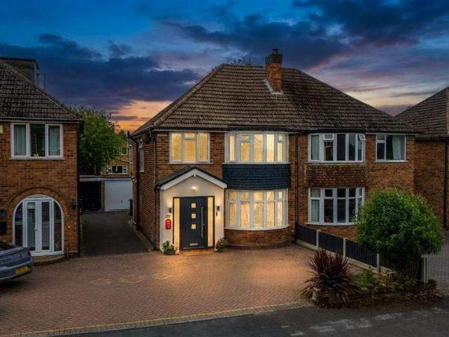 3 bedroom semi detached house for sale