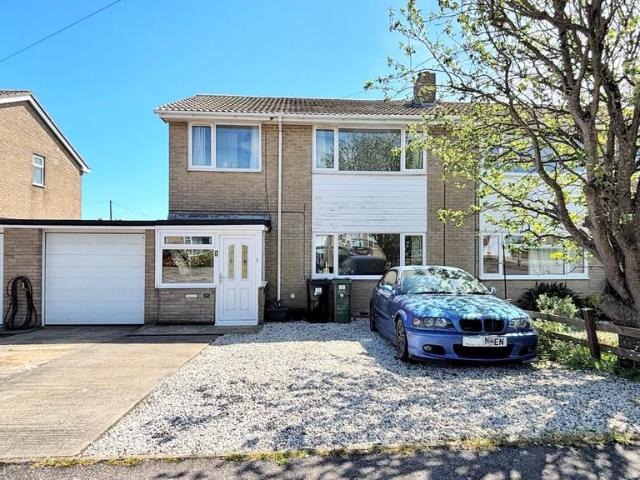 3 bedroom semi detached house for sale