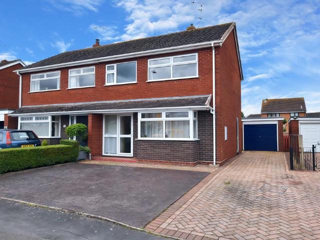 3 bedroom semi detached house for sale