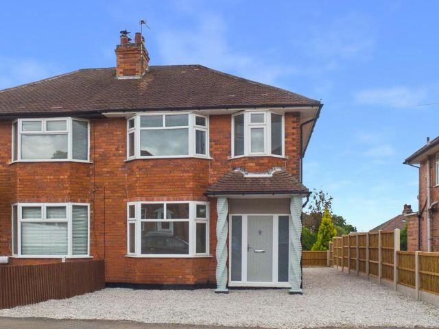 3 bedroom semi detached house for sale