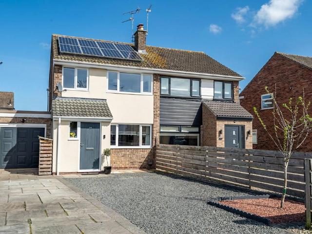 3 bedroom semi detached house for sale